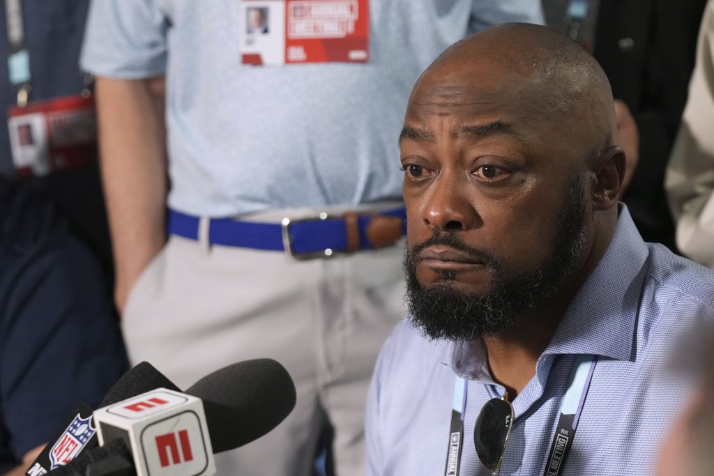 Tomlin talking to Rodgers, but comfortable starting Rudolph - Herald ...